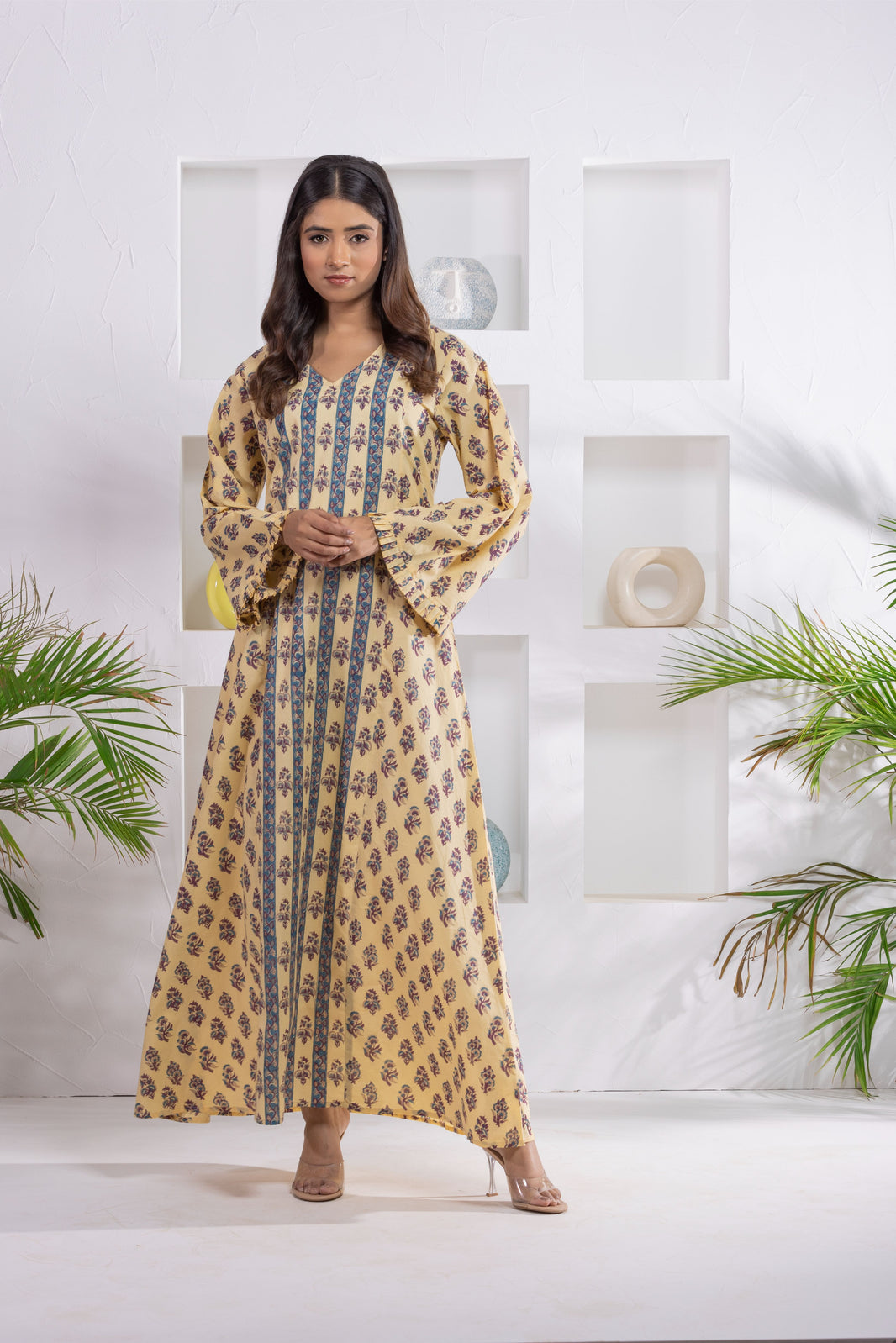 Traditional Cut Dresses for Women | Arabic Thobes, White Thobes, and ...